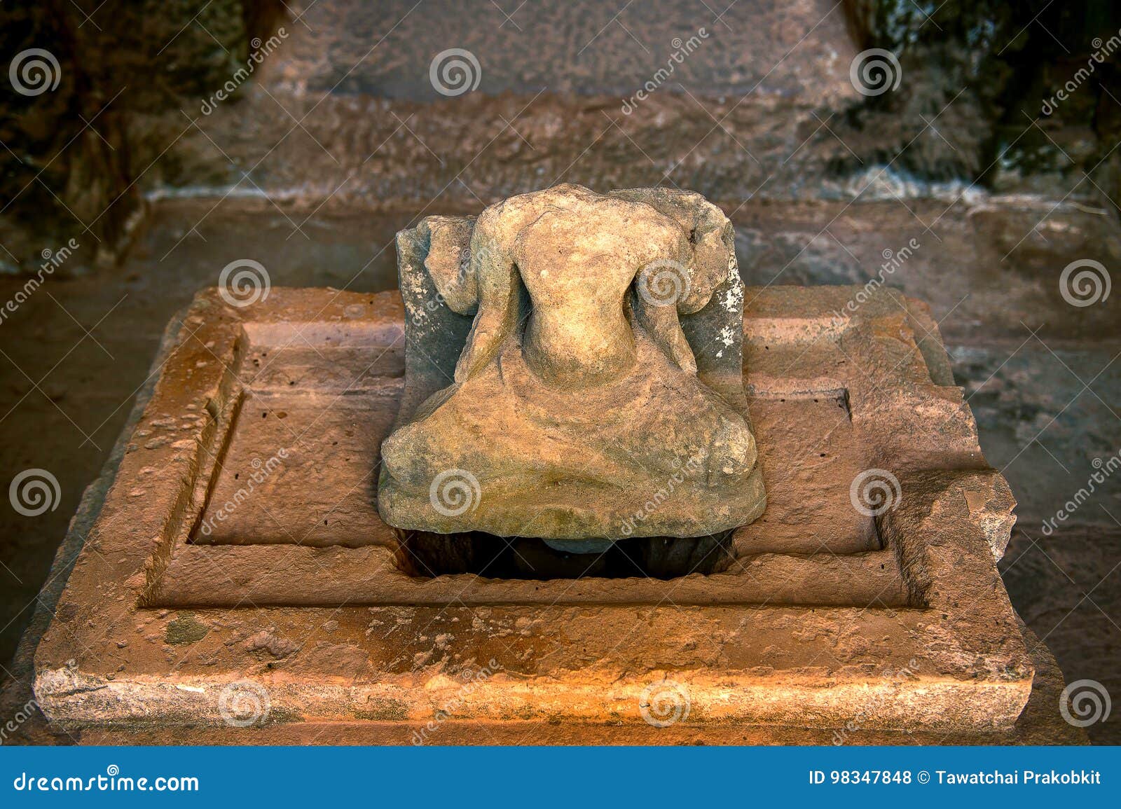 Headless Monk Statue in the Centre of Preah Khan Temple, Angkor Wat ...