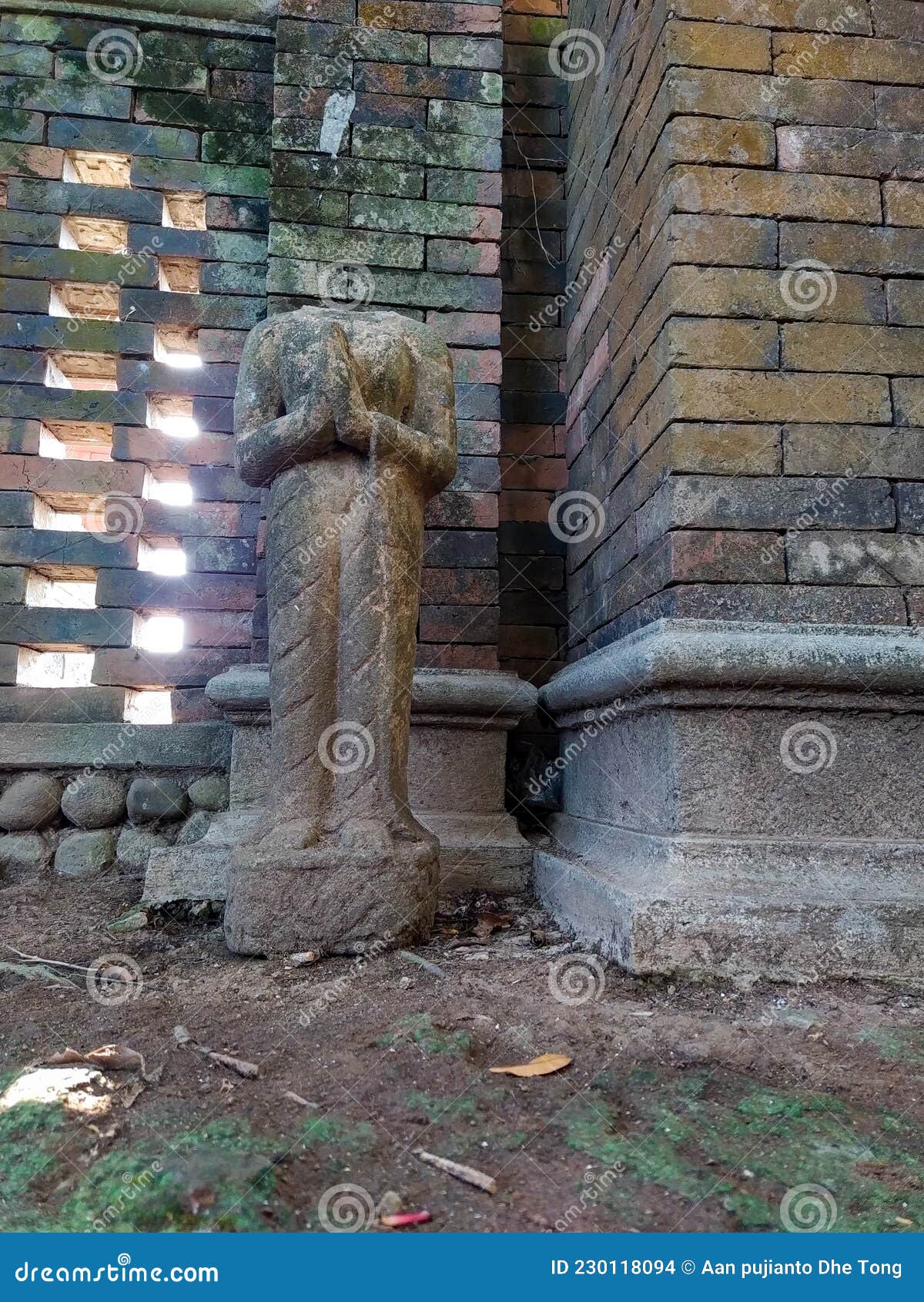 Headless Statue Of Medieval Nobleman In Purple Marble Editorial Photo ...