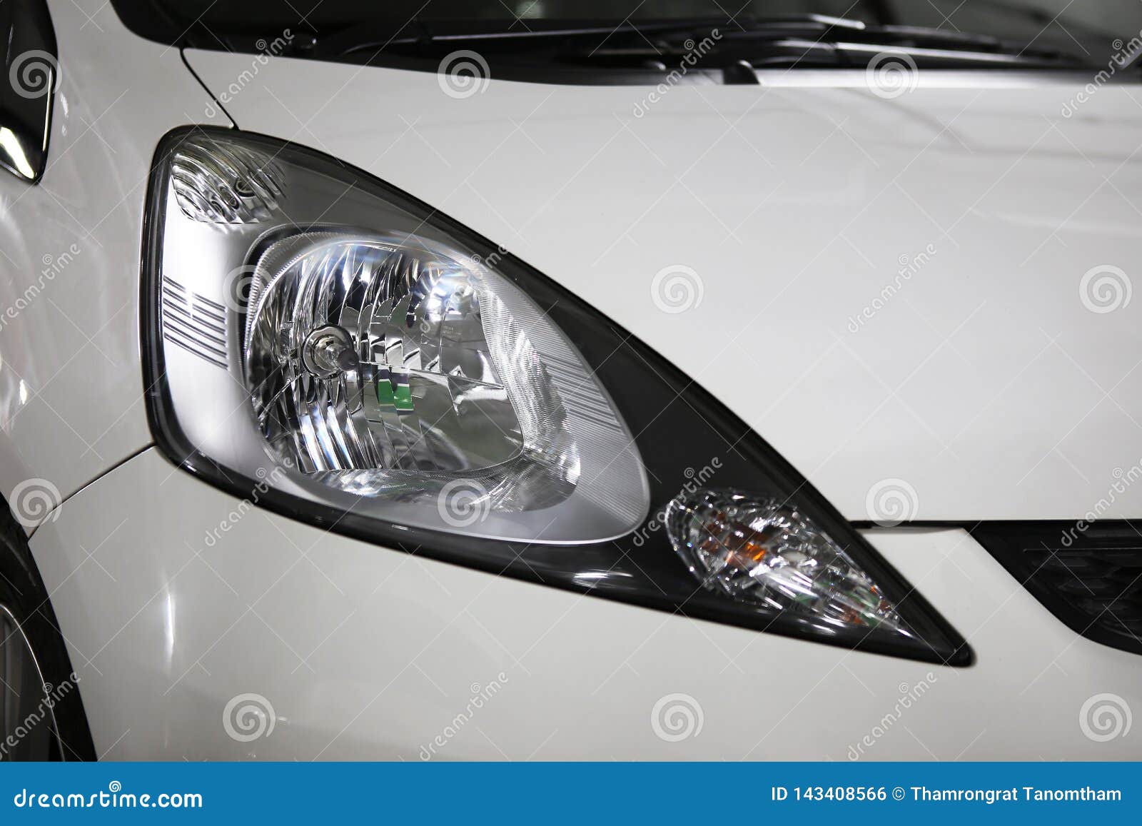 Big Headlight of Sedan Car stock photo. Image of headlamp - 143408566