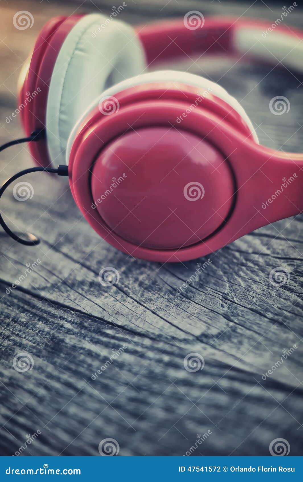 Headphones on a Wooden Table Stock Photo - Image of leisure, earphone ...