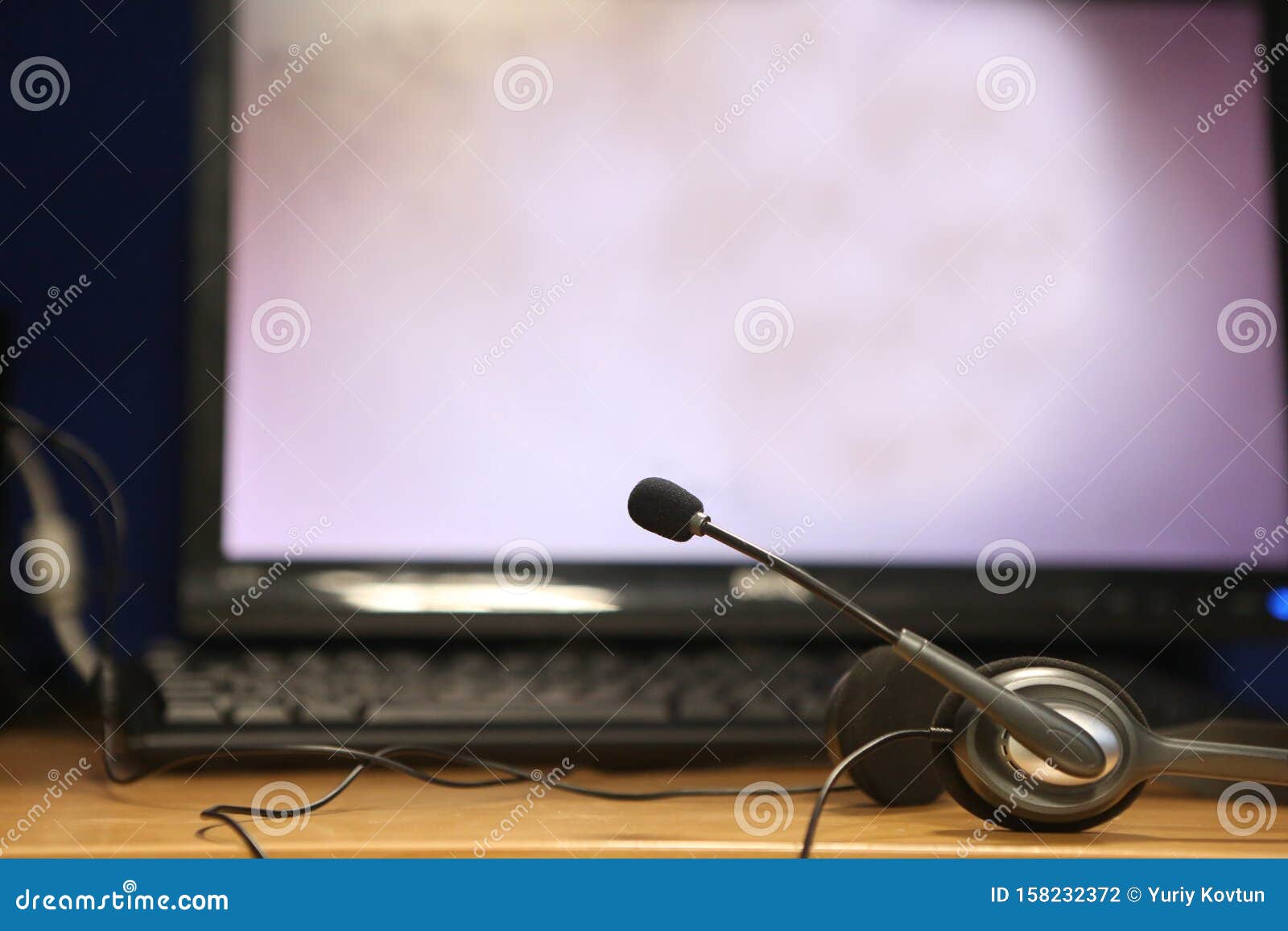 25,644 Headphone Microphone Stock Photos - Free & Royalty-Free Stock ...