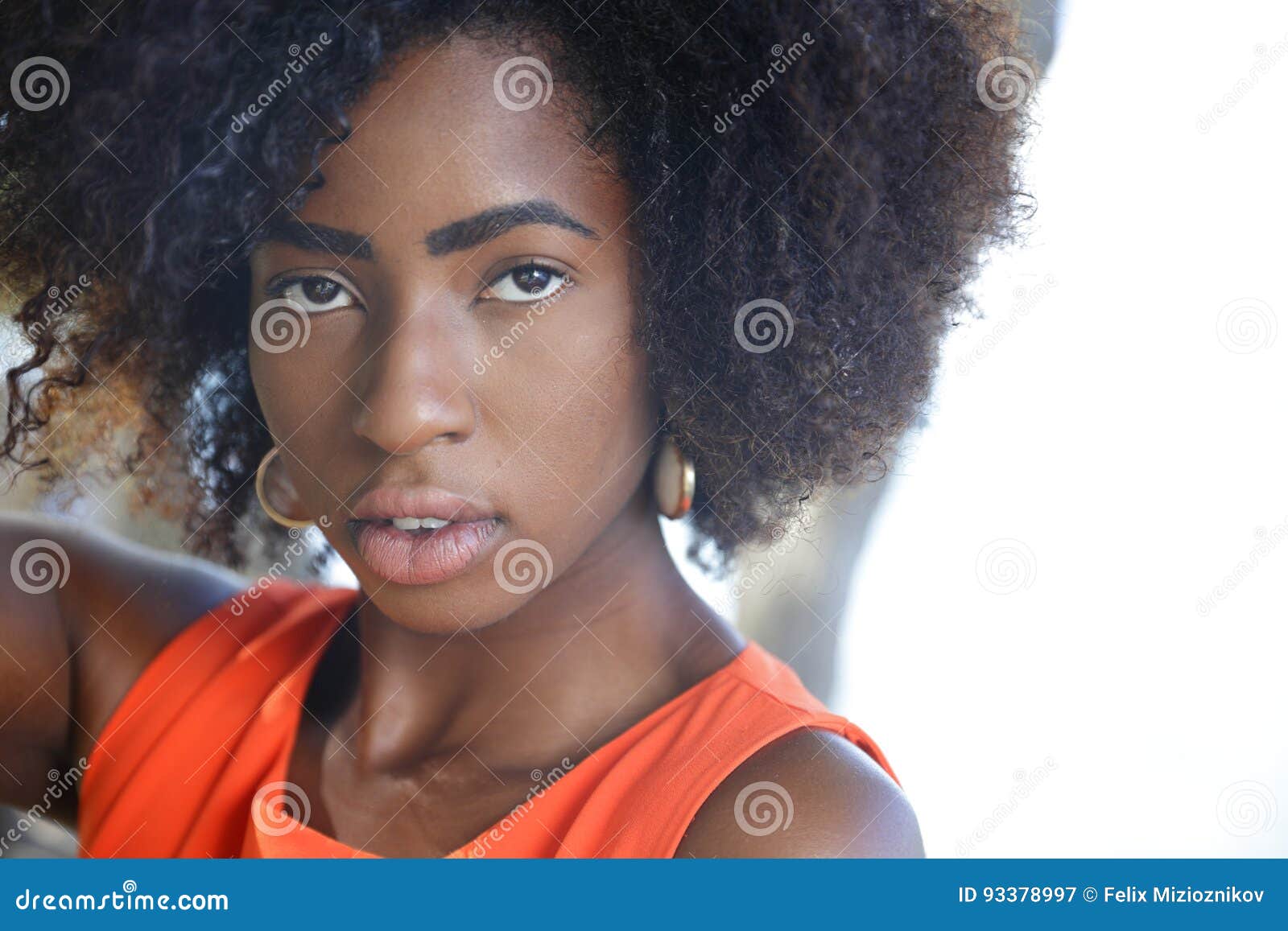 Headshot Of A Beautiful Young Black Woman Stock Image Image Of Woman