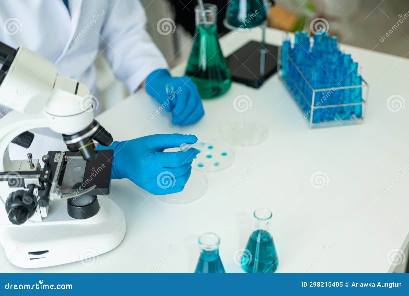 Healthcare Researchers Working in Life Science Laboratories Also Work ...