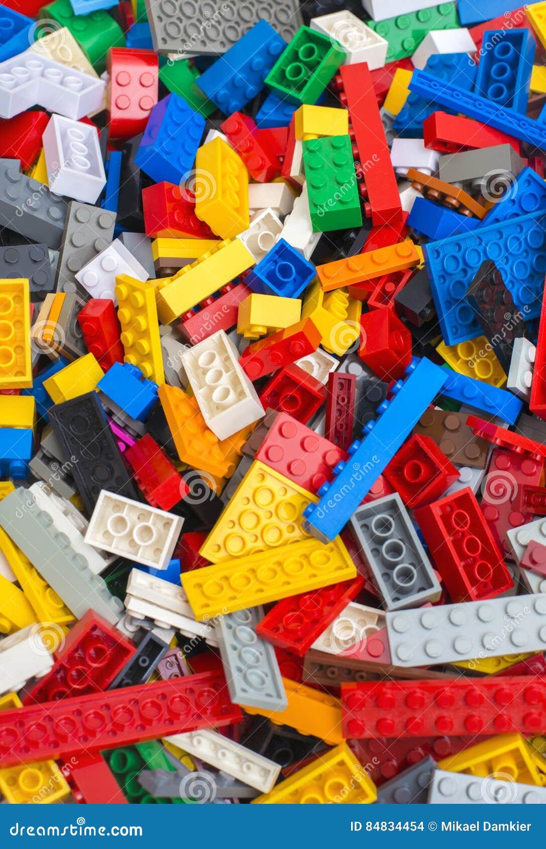 Heap of Lego bricks editorial stock image. Image of time - 84834454
