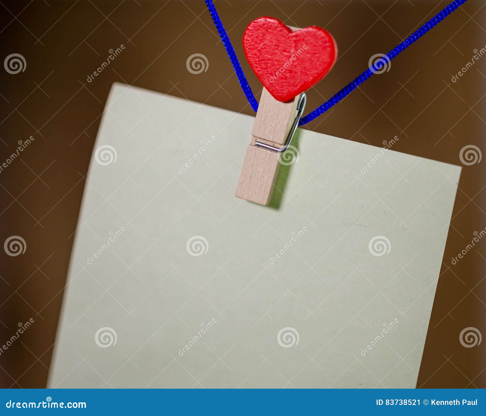 Heart Clothes Peg Holding Note Stock Image - Image of reminder, clothes ...