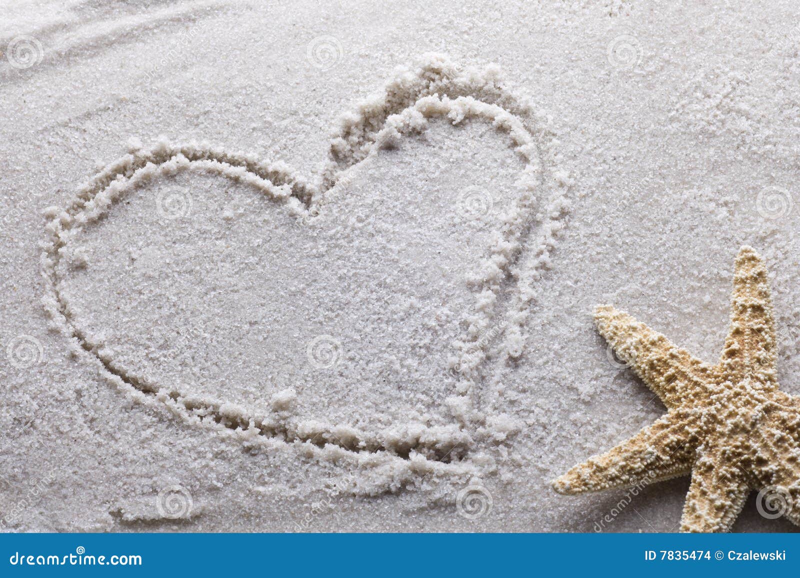 Heart drawn in sand stock photo. Image of sand, amor, climate - 7835474