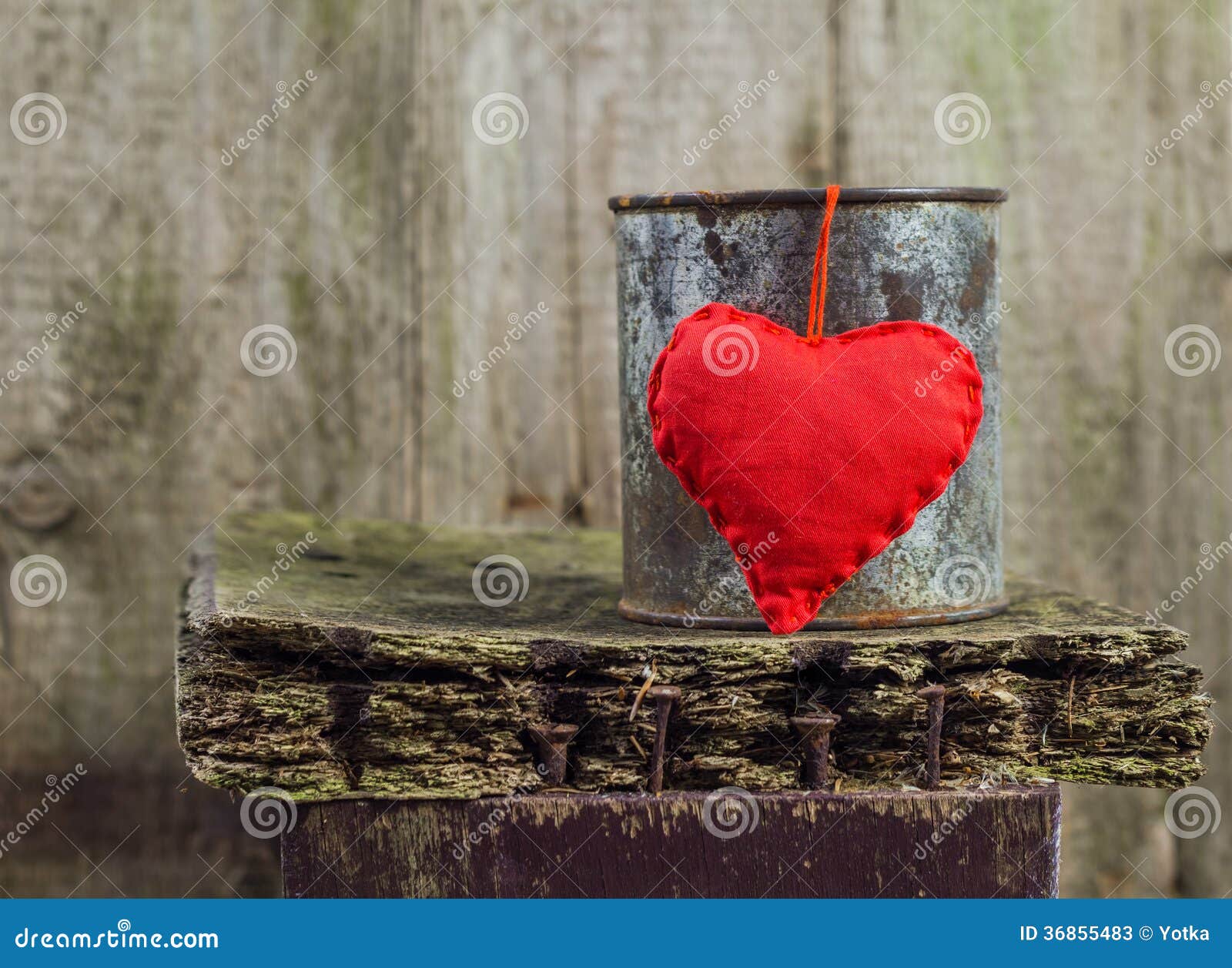 Heart hung rusty tin stock image. Image of handicraft - 36855483