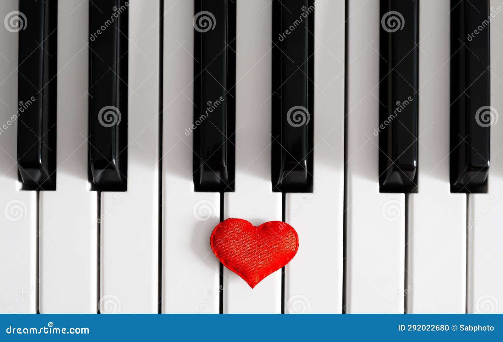 Heart on the Piano stock photo. Image of remembrance - 292022680