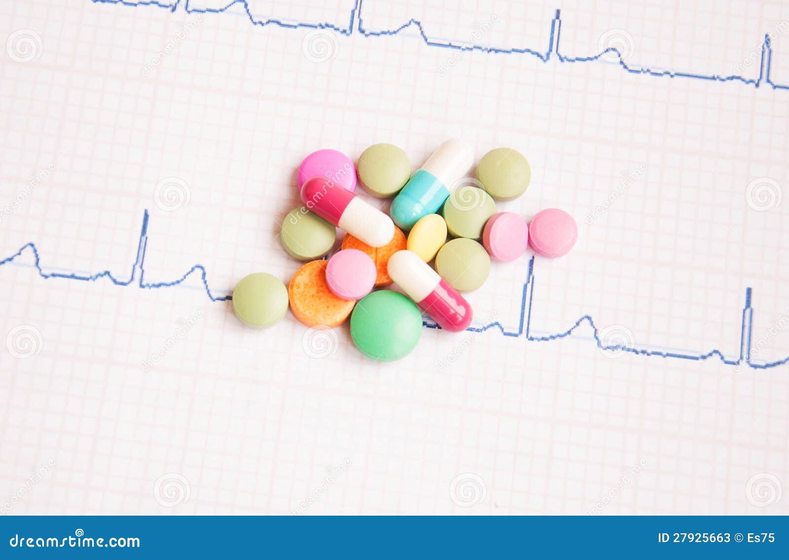 Heart pills stock image. Image of care, heartbeat, paper - 27925663