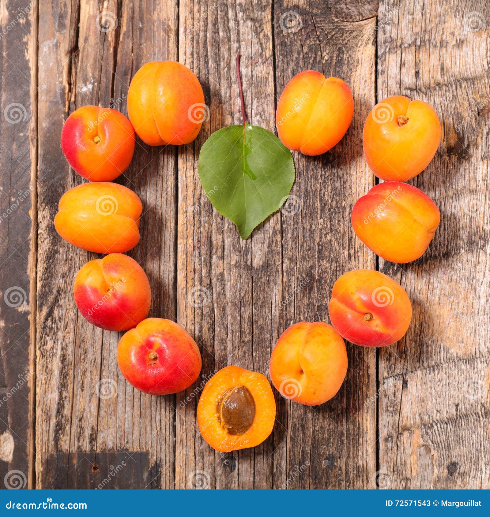 Heart shape apricot stock image. Image of fresh, summer - 72571543