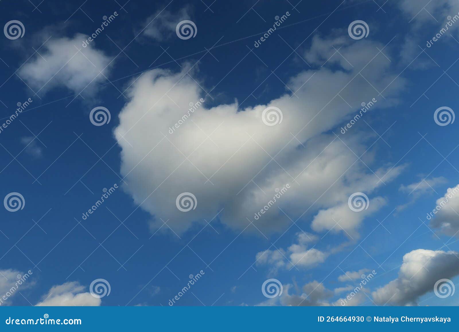 Big Heart Shape Cloud in Blue Sky Stock Photo - Image of beautiful ...