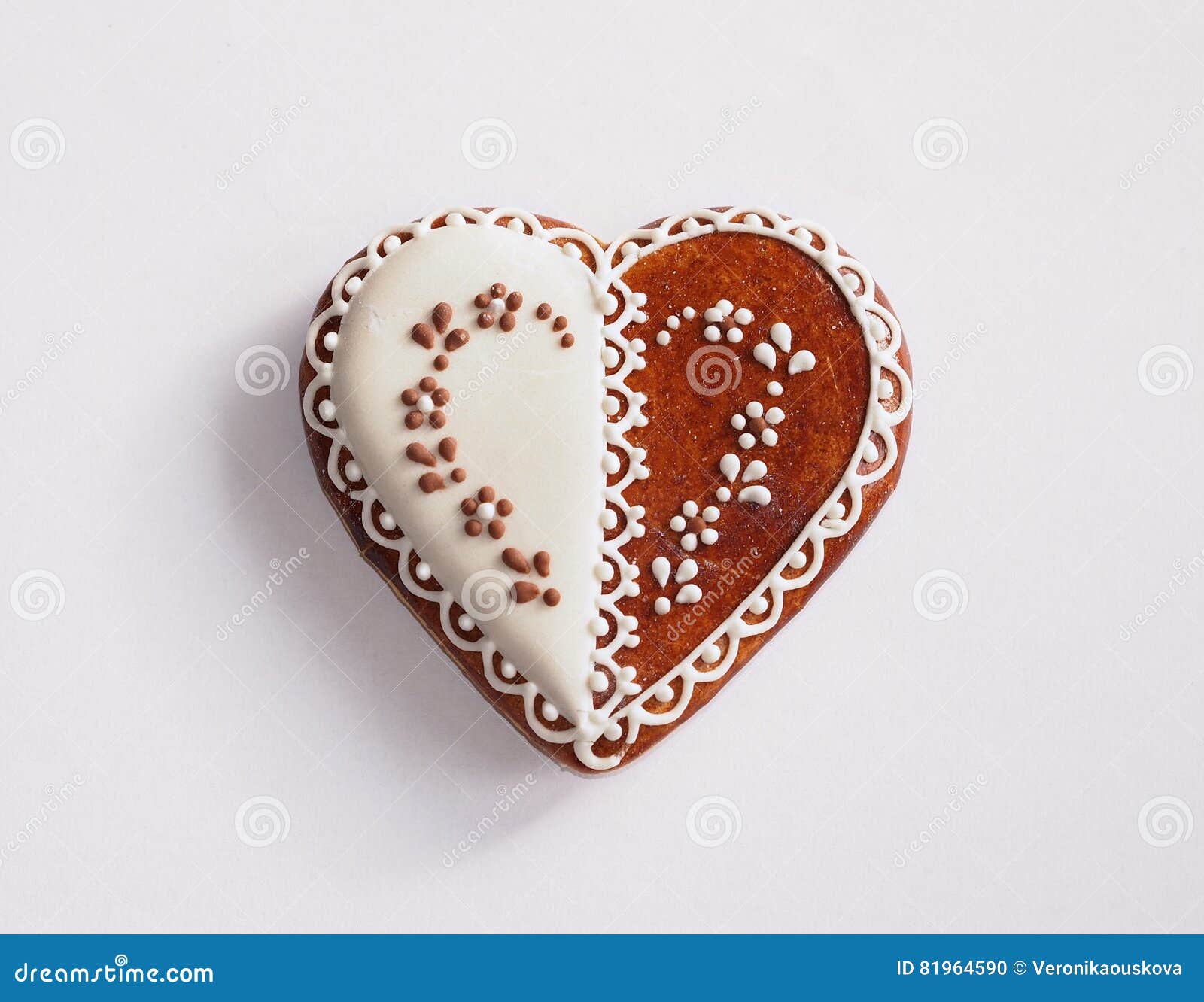 Heart Shape Gingerbread Cookie Stock Photo - Image of gingerbread ...