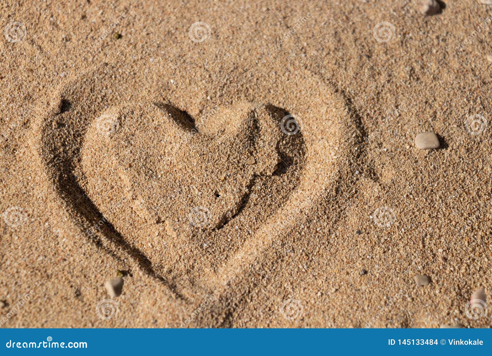 Heart shape in the sand stock photo. Image of draw, island - 145133484