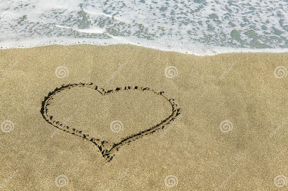 Heart Shape on the Sandy Beach Stock Image - Image of drawing, romantic ...