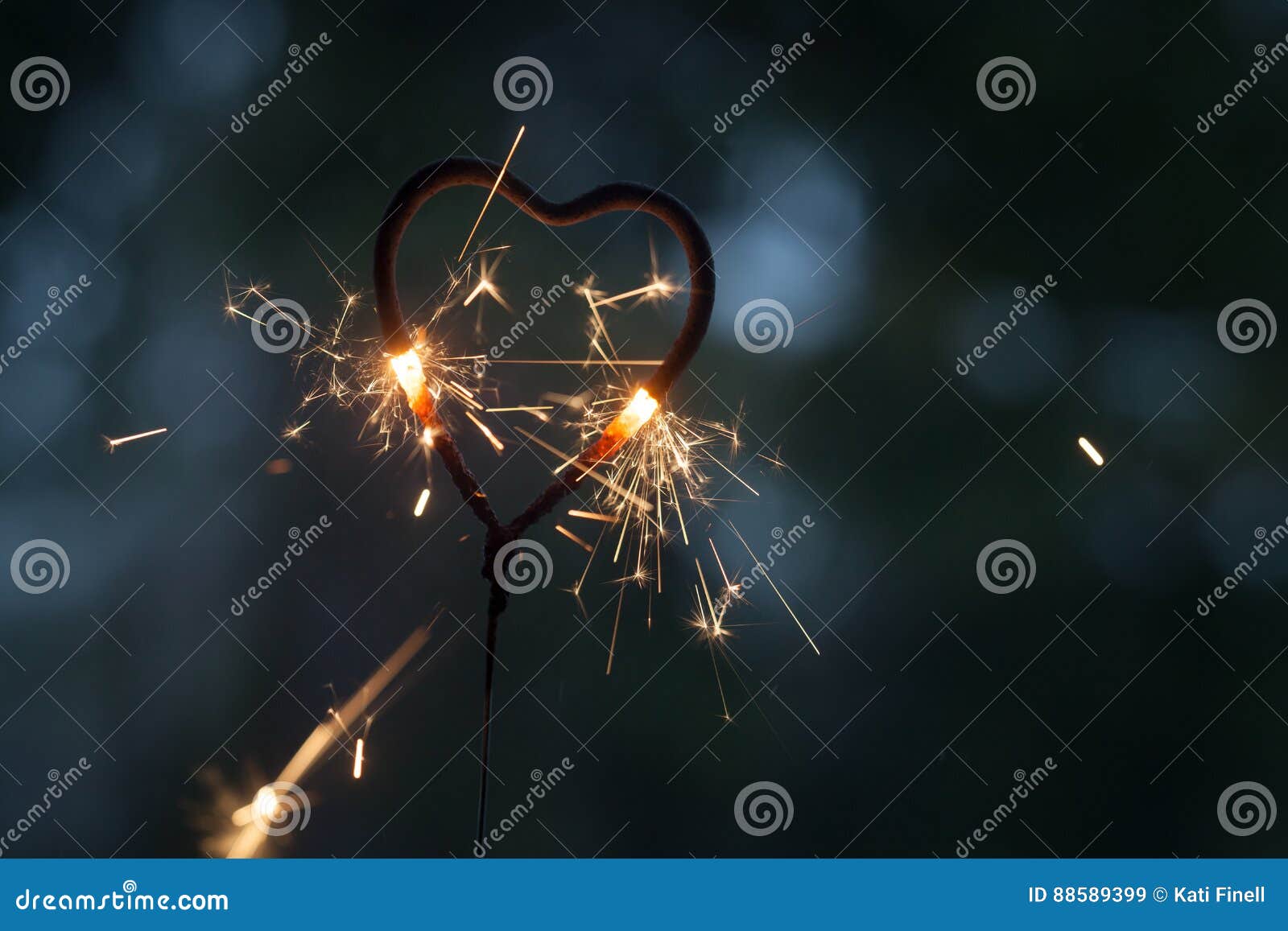Heart shape sparkler stock image. Image of gold, golden - 88589399