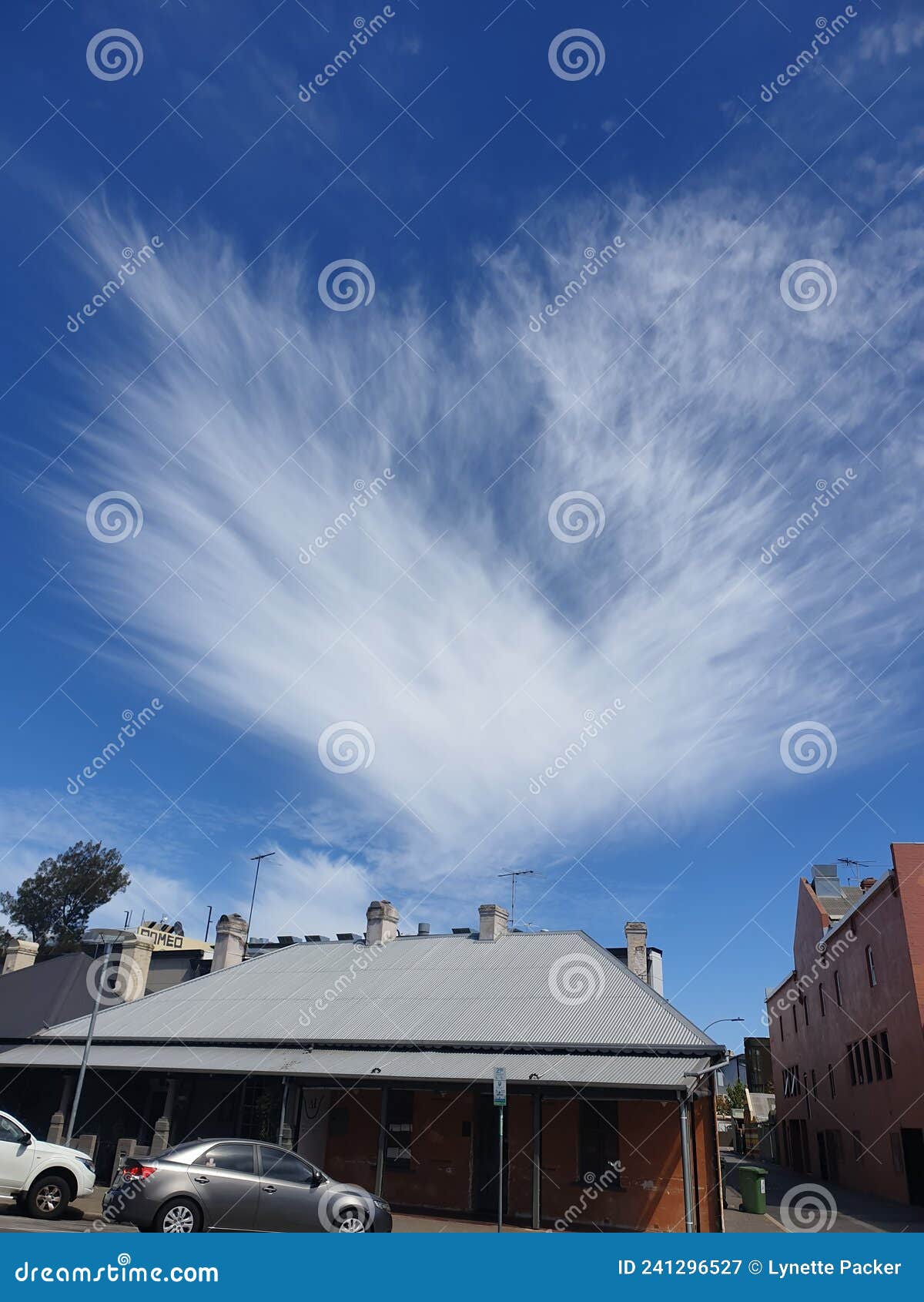 Heart Shaped Cloud - Cosmic Connection in the Sky Editorial Photography ...