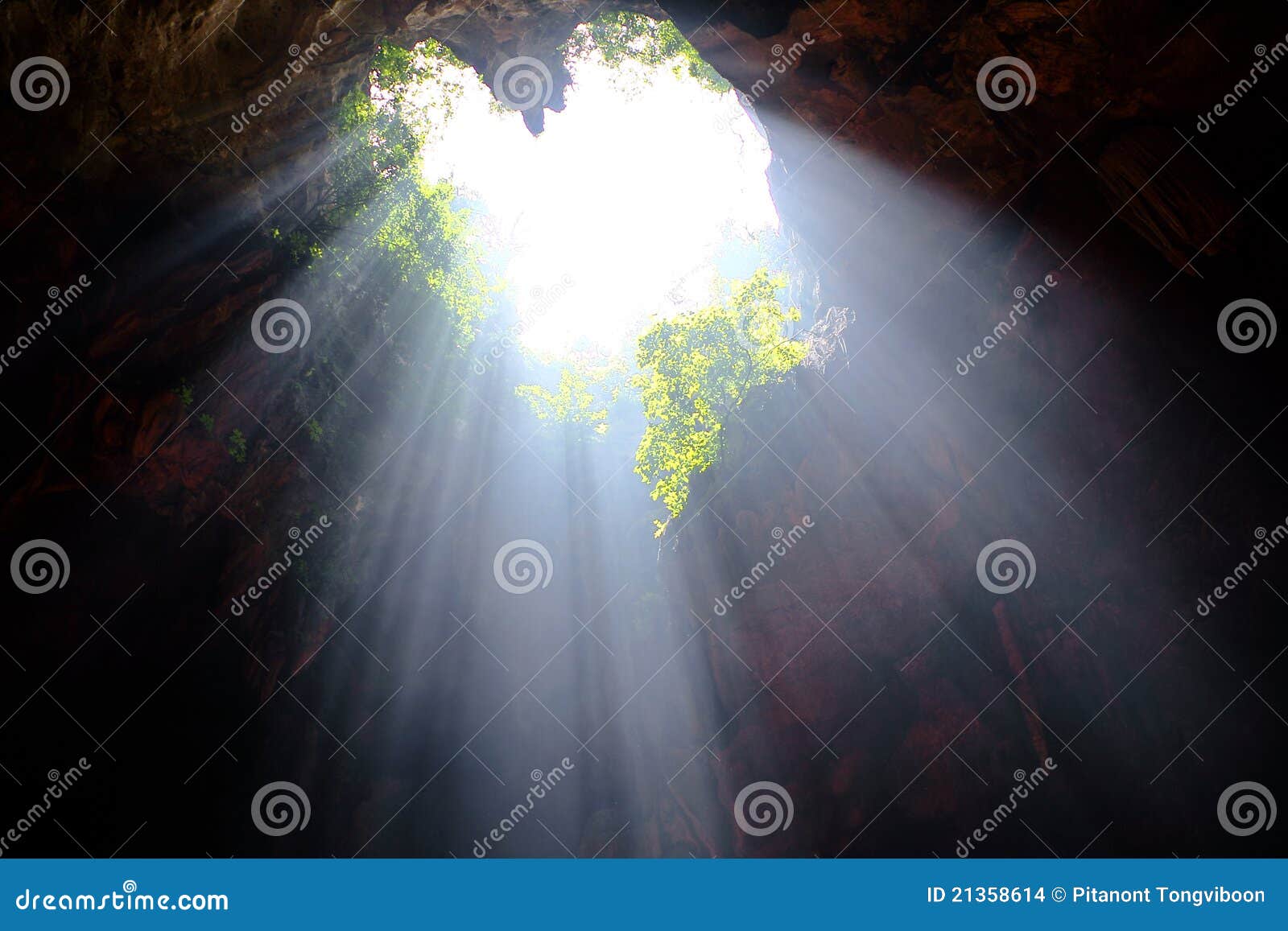 Heart Shaped Ray Light Cave Stock Photo - Image of exploration, cave ...