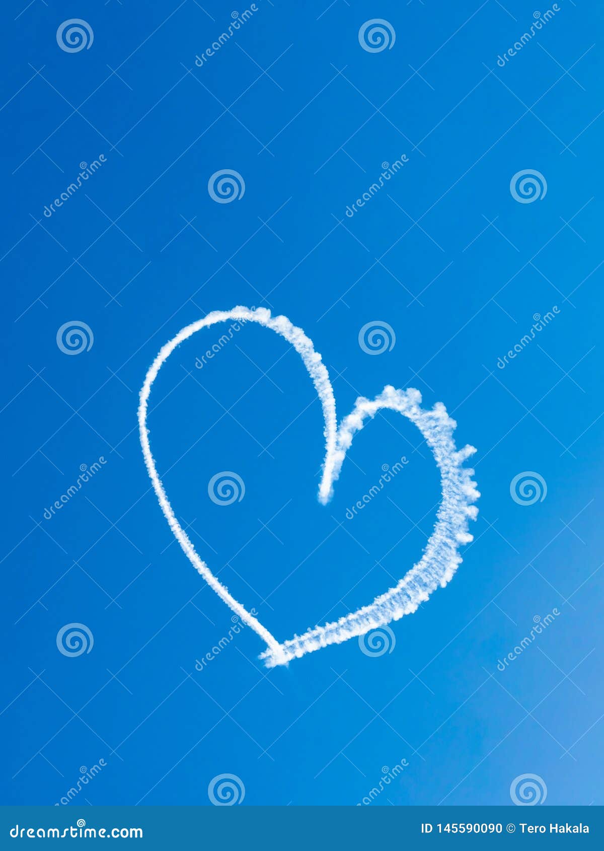 Heart Skywriting in Blue Sky Stock Photo - Image of valentine, symbol ...