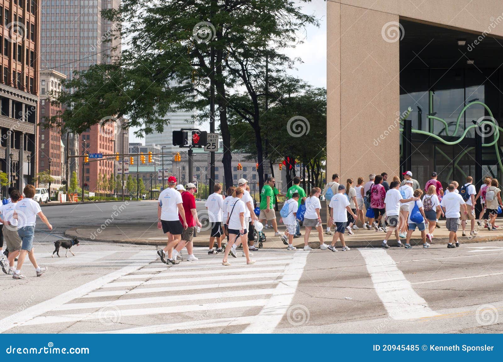 Heart Walk Cleveland editorial image. Image of participants - 20945485