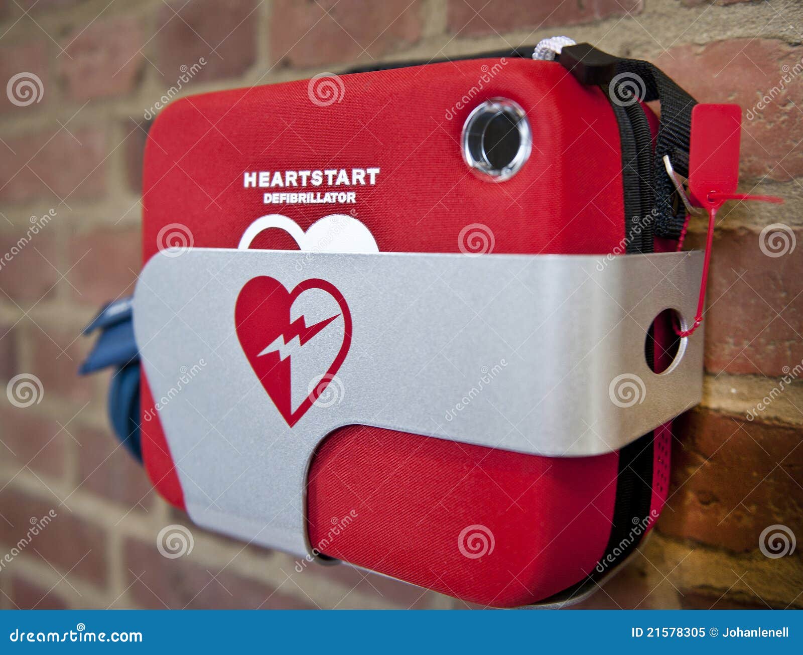 Heartstarter editorial image. Image of schock, emergency - 21578305