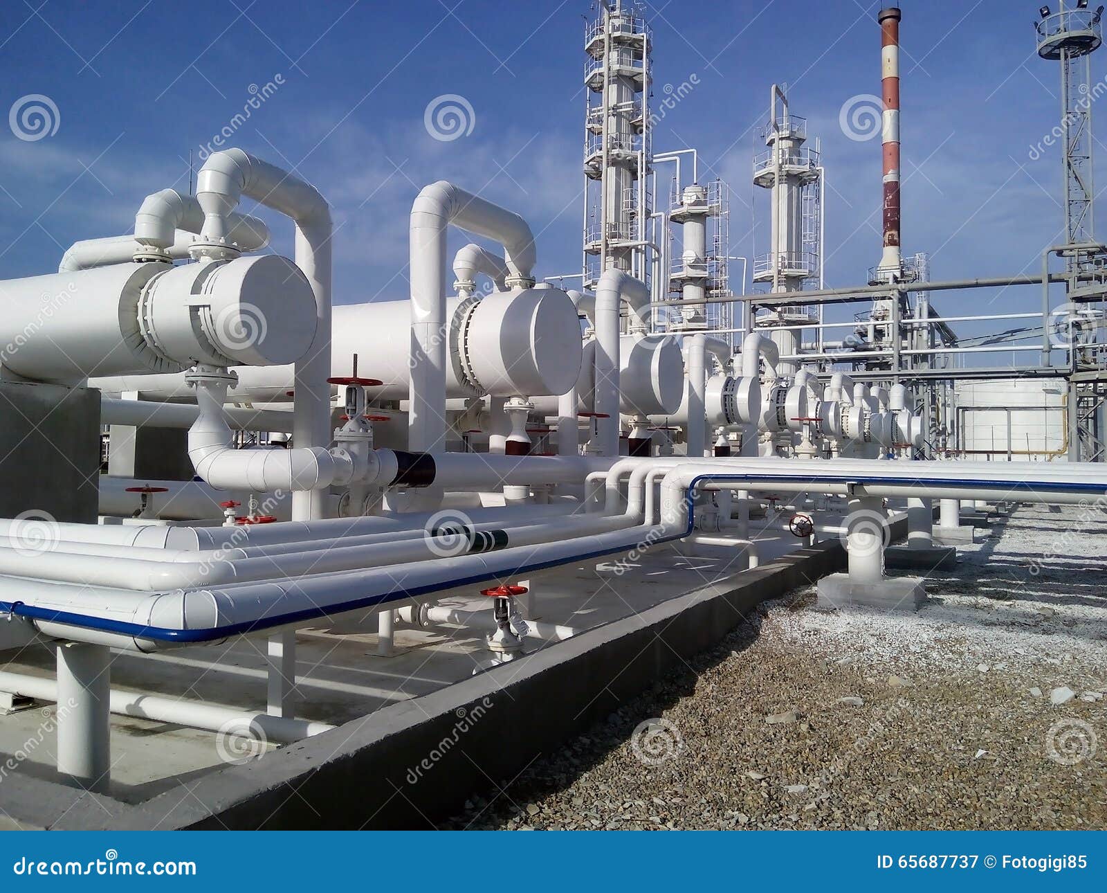 Heat Exchangers in a Refinery Stock Image - Image of built, petroleum ...
