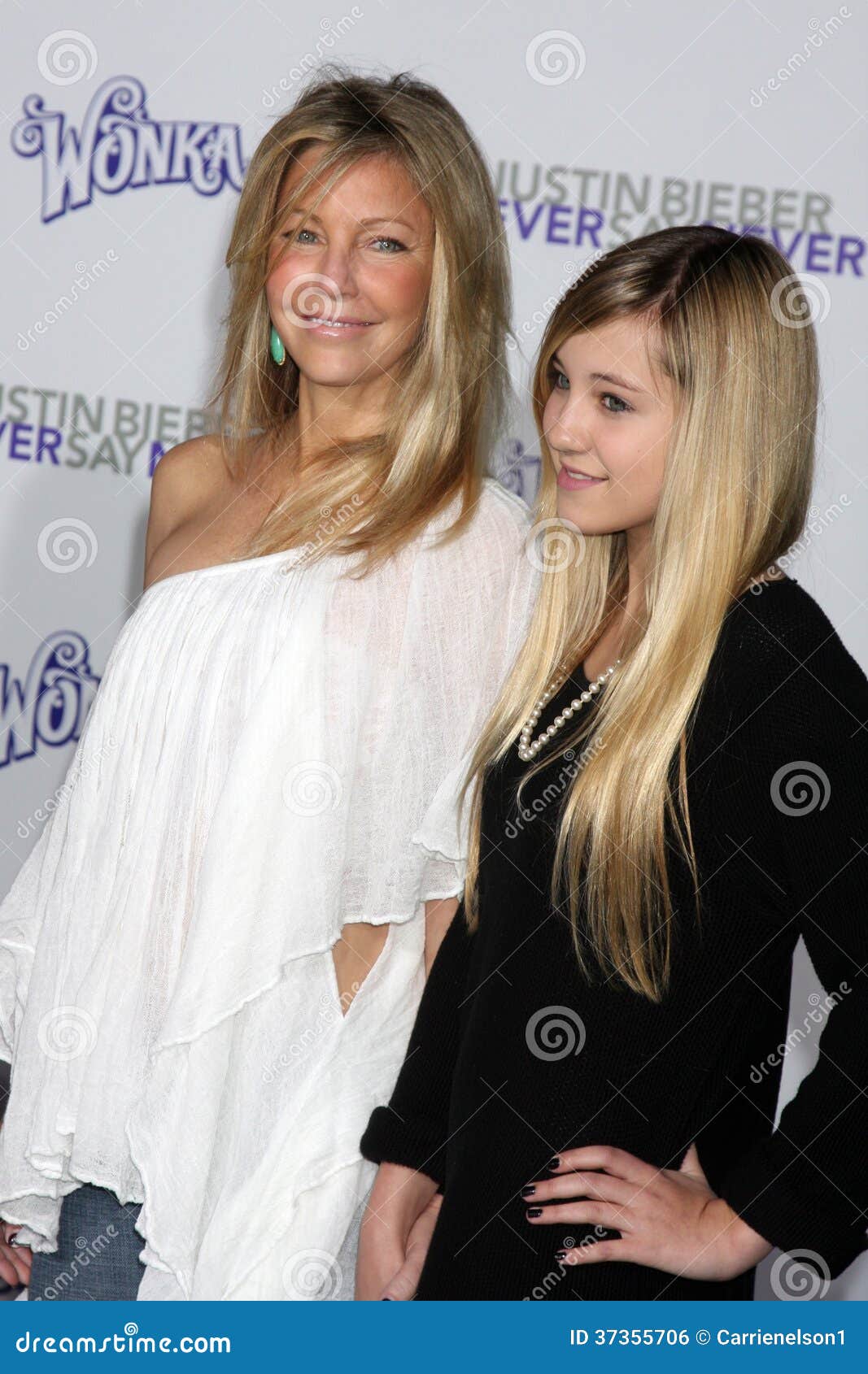 Heather Locklear, Ava Sambora Foto Editorial - Imagem de chega, premier ...