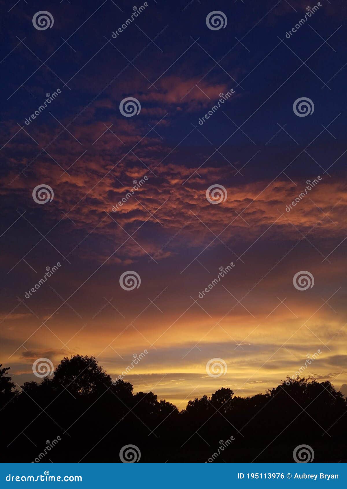 A heavenly sunset stock photo. Image of dusk, cloud - 195113976