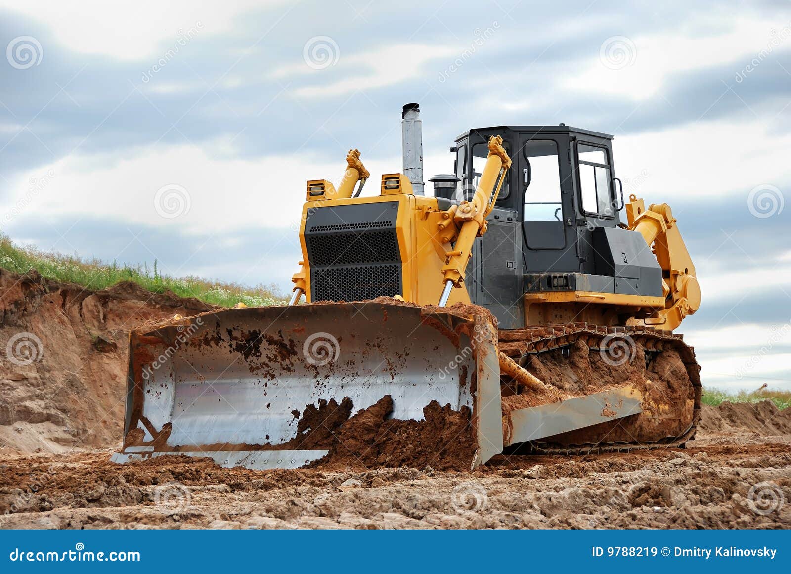 Heavy bulldozer stock image. Image of industrial, bulldozer - 9788219