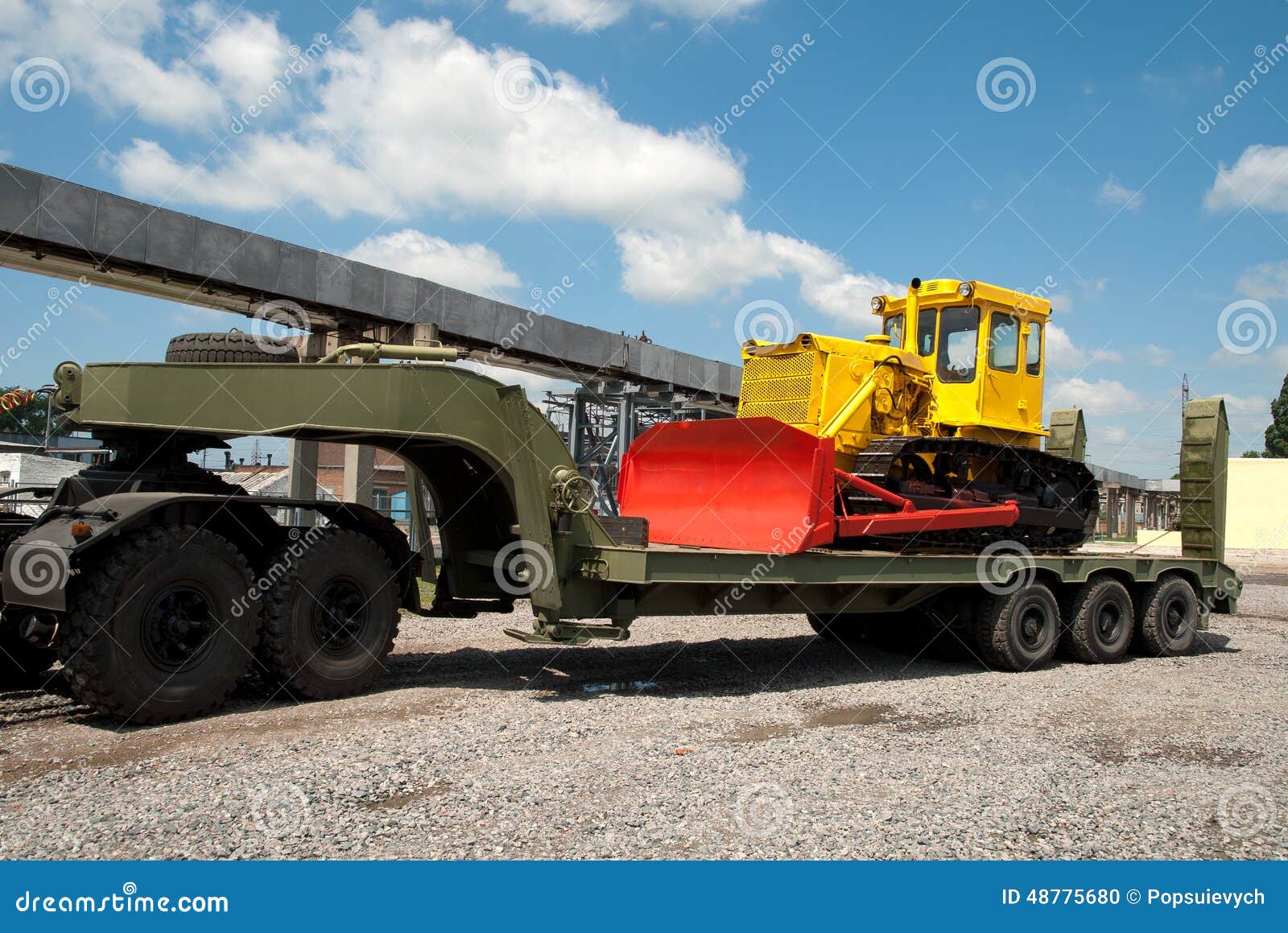 Heavy Caterpillar Bulldozer Stock Photo - Image of building, industry ...