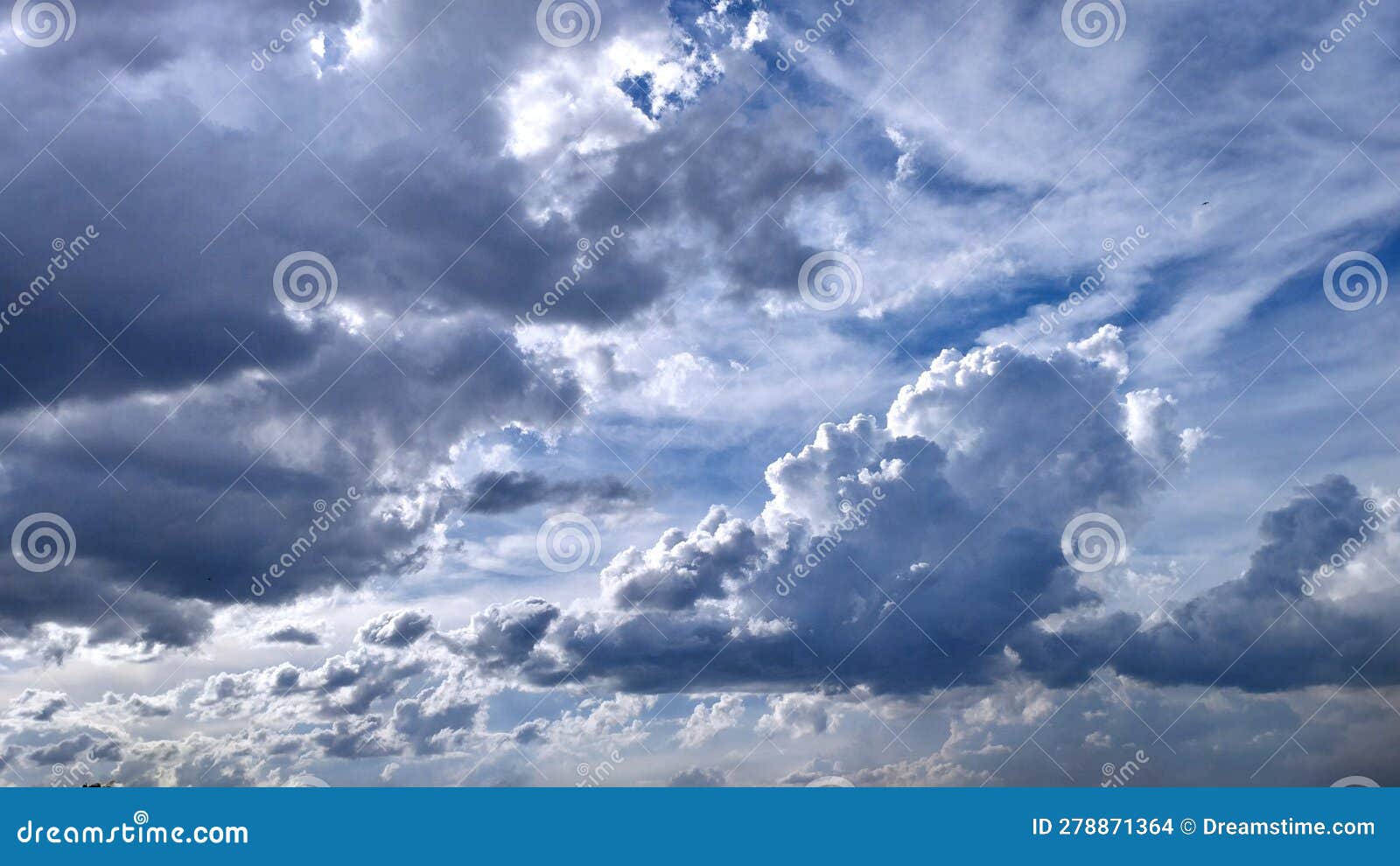 Heavy Cloud in the Sky is Beautiful Stock Photo - Image of heavy ...