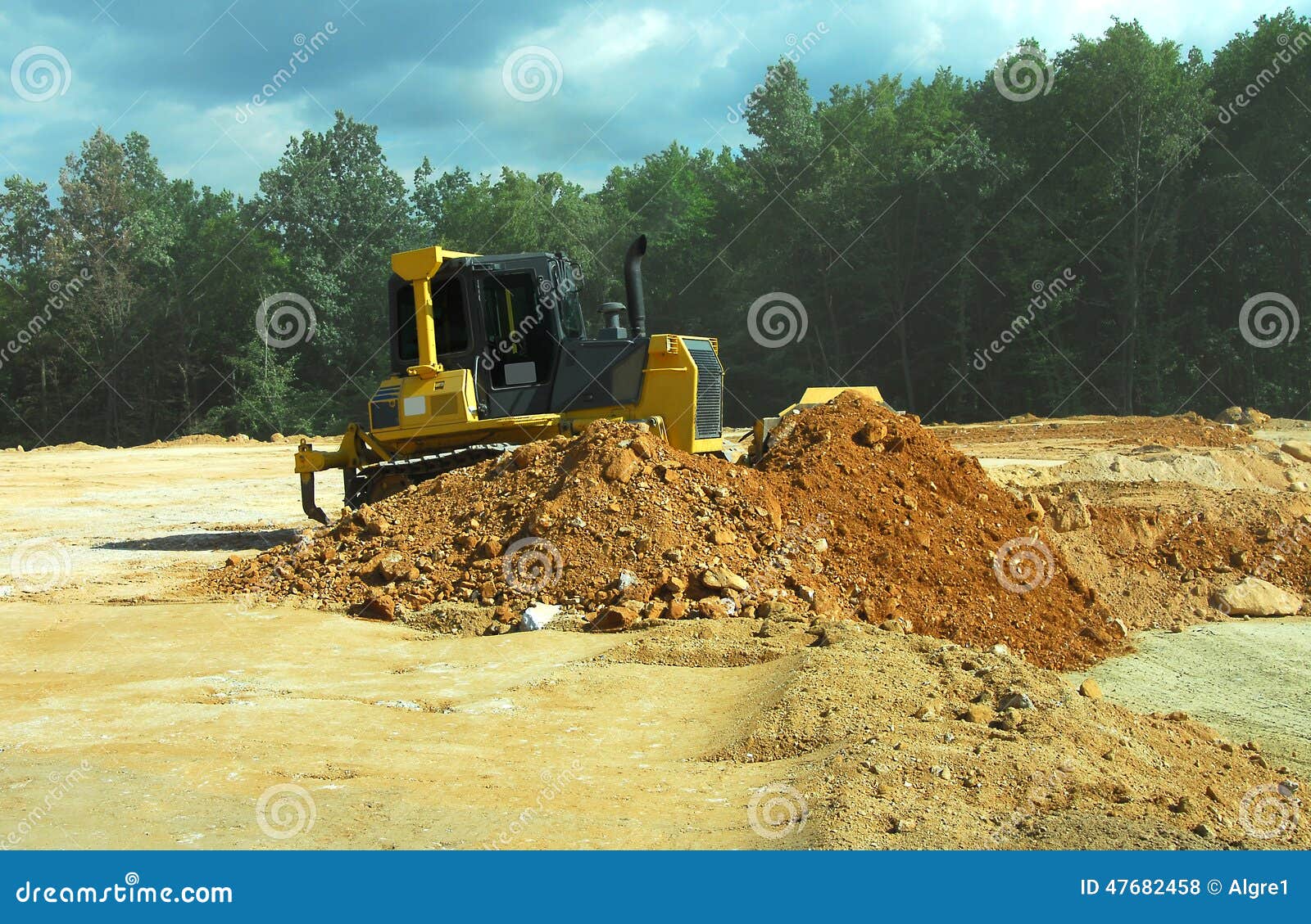 Heavy Duty Bulldozer in Work Stock Photo - Image of flatten, dozer ...