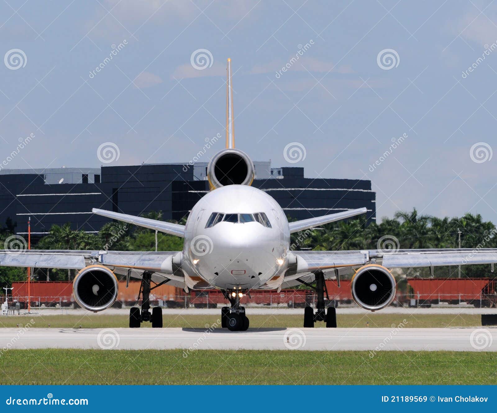 Heavy jet front view stock image. Image of runway, frontal - 21189569
