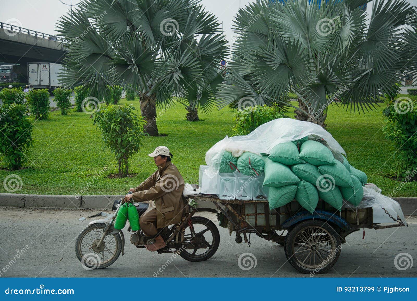 Heavy load editorial stock image. Image of road, heavy - 93213799