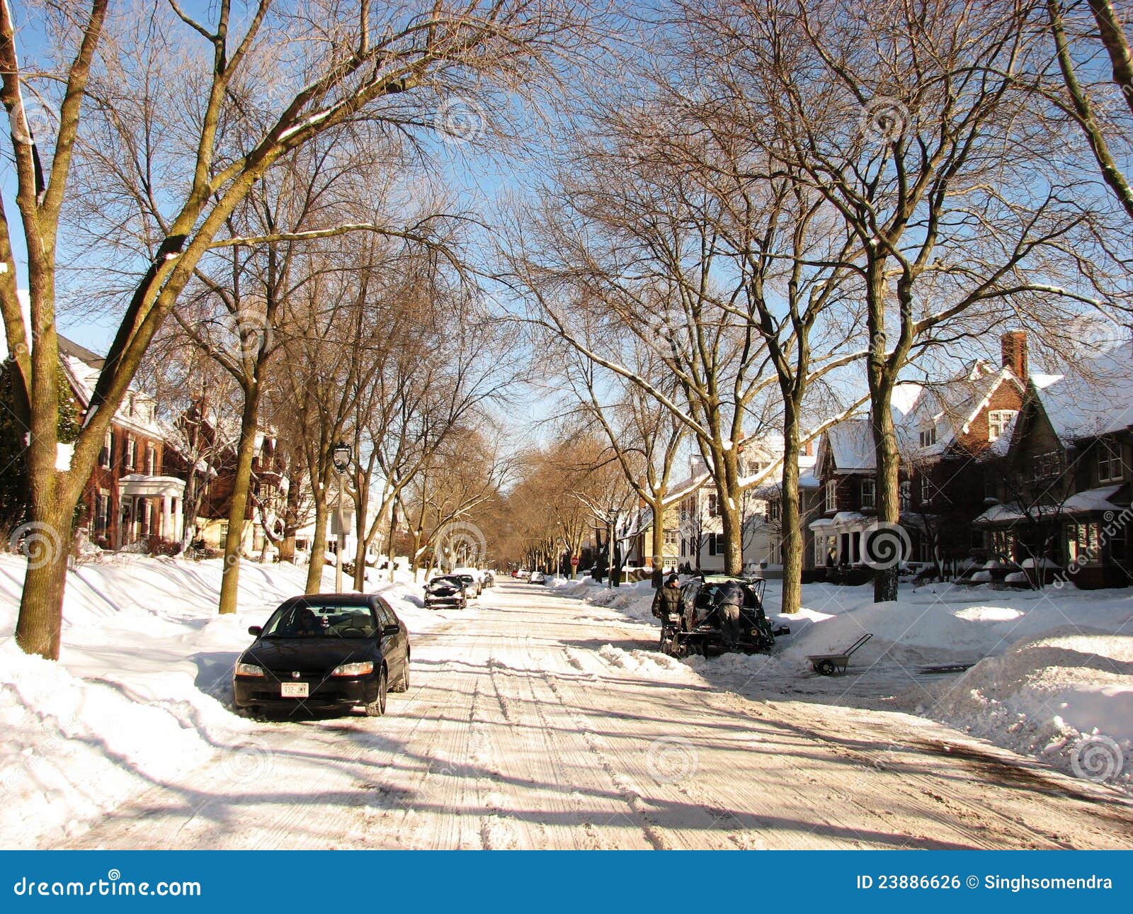 After Heavy Snow Fall Life at Milwaukee Editorial Photo - Image of fall ...