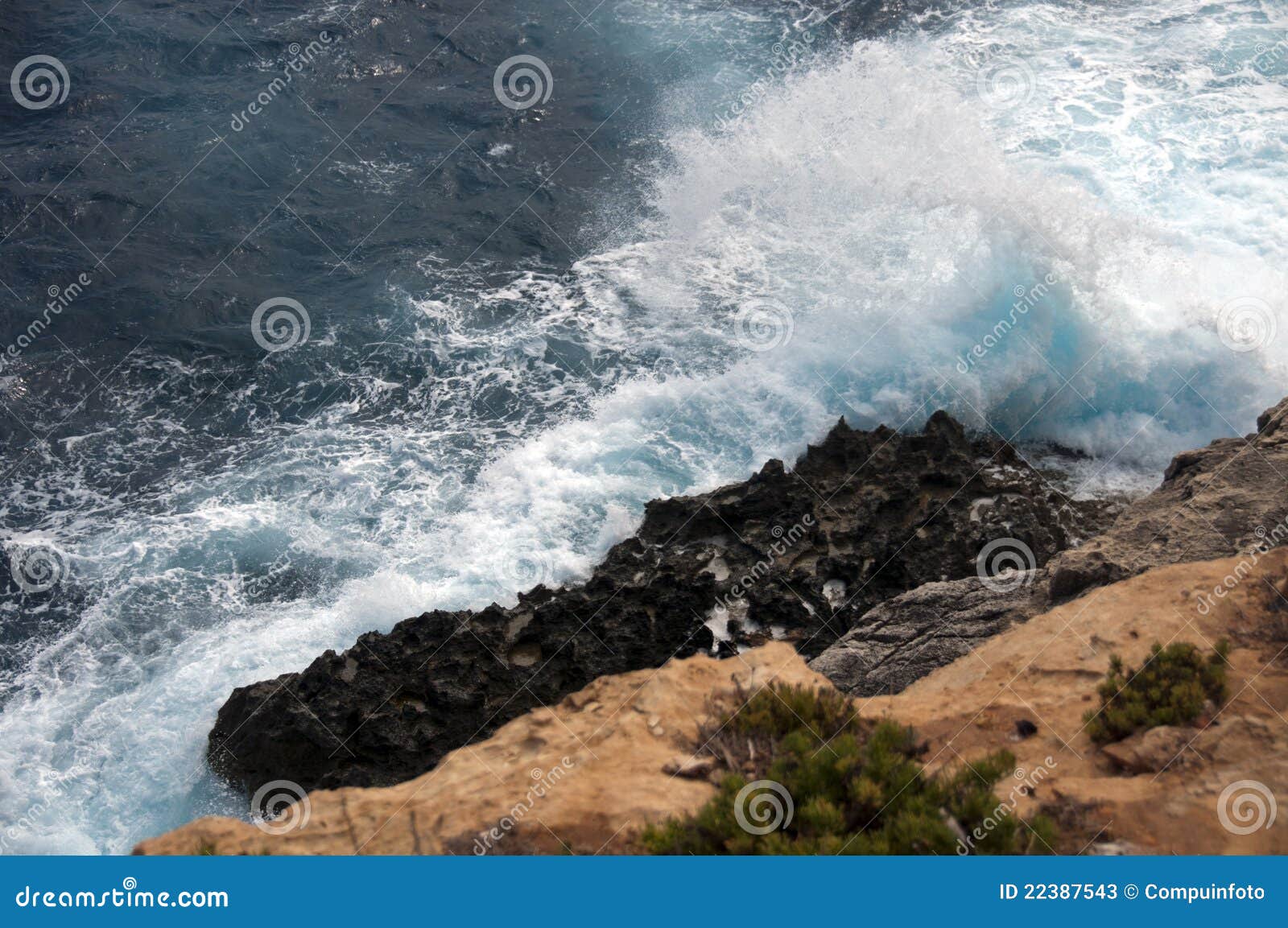 Heavy Waves on the Island Malta Stock Image - Image of waves, nature ...