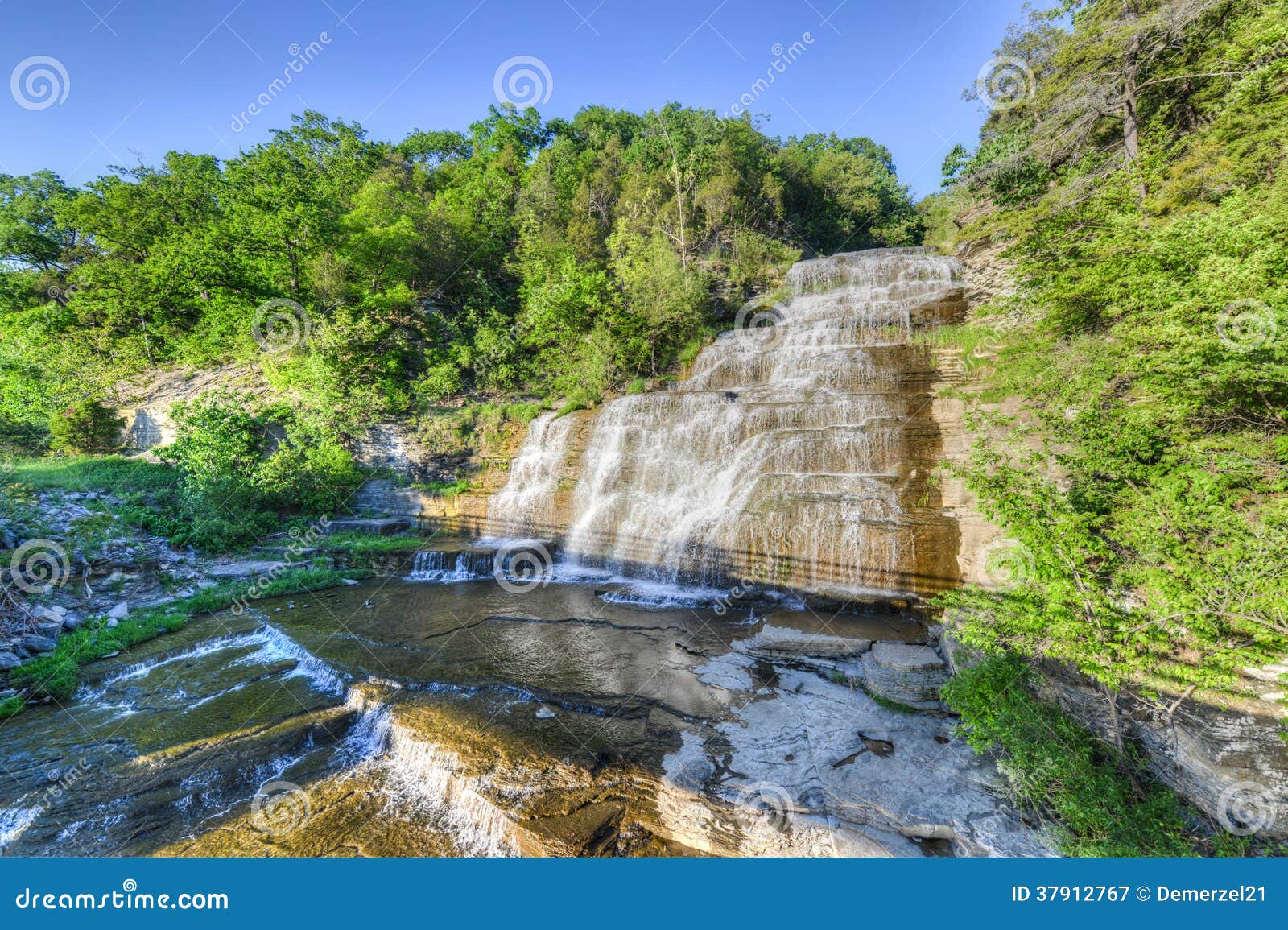 Hector Falls, Lagos Finger, NY Imagen de archivo - Imagen de sereno ...