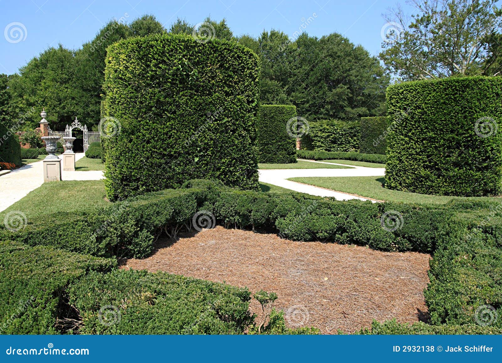 Hedge Gardens stock photo. Image of scene, grow, footpath - 2932138
