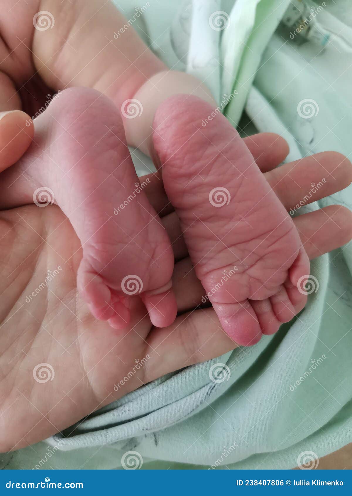 Heel Feet in a Newborn Baby in Hand Stock Photo - Image of mouth, heel ...