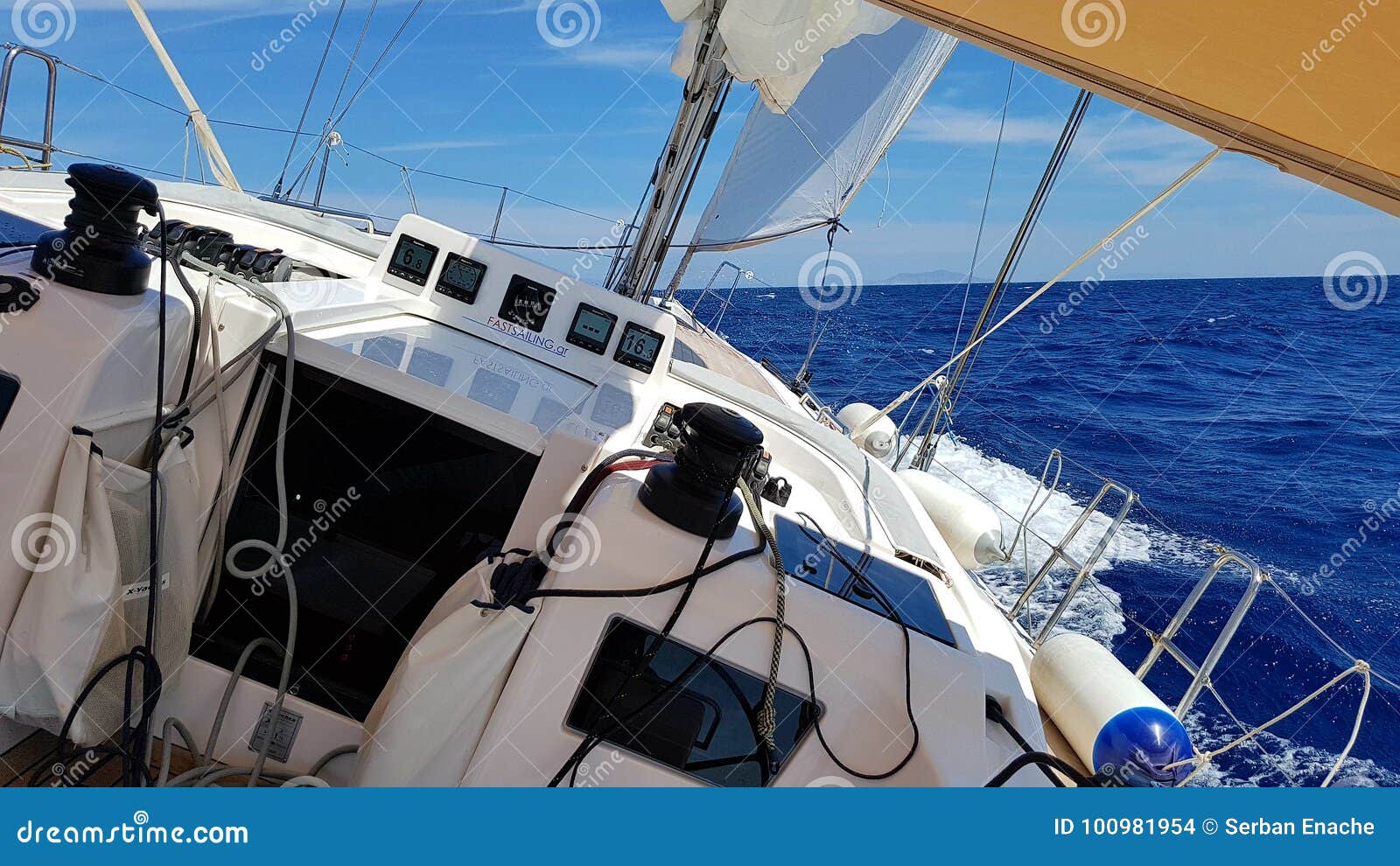 Heeled boat editorial stock image. Image of heeled, offshore - 100981954