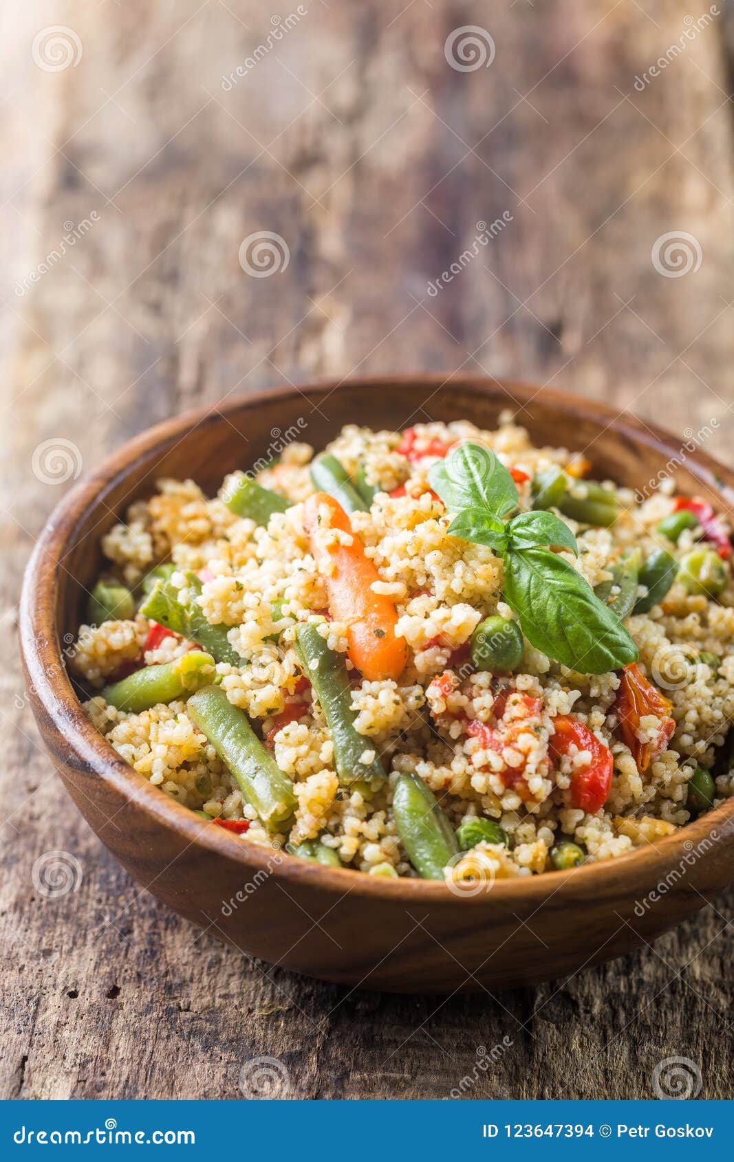 Heerlijke Vegetarische Kouskous Stock Foto - Image of marokkaans, rood ...