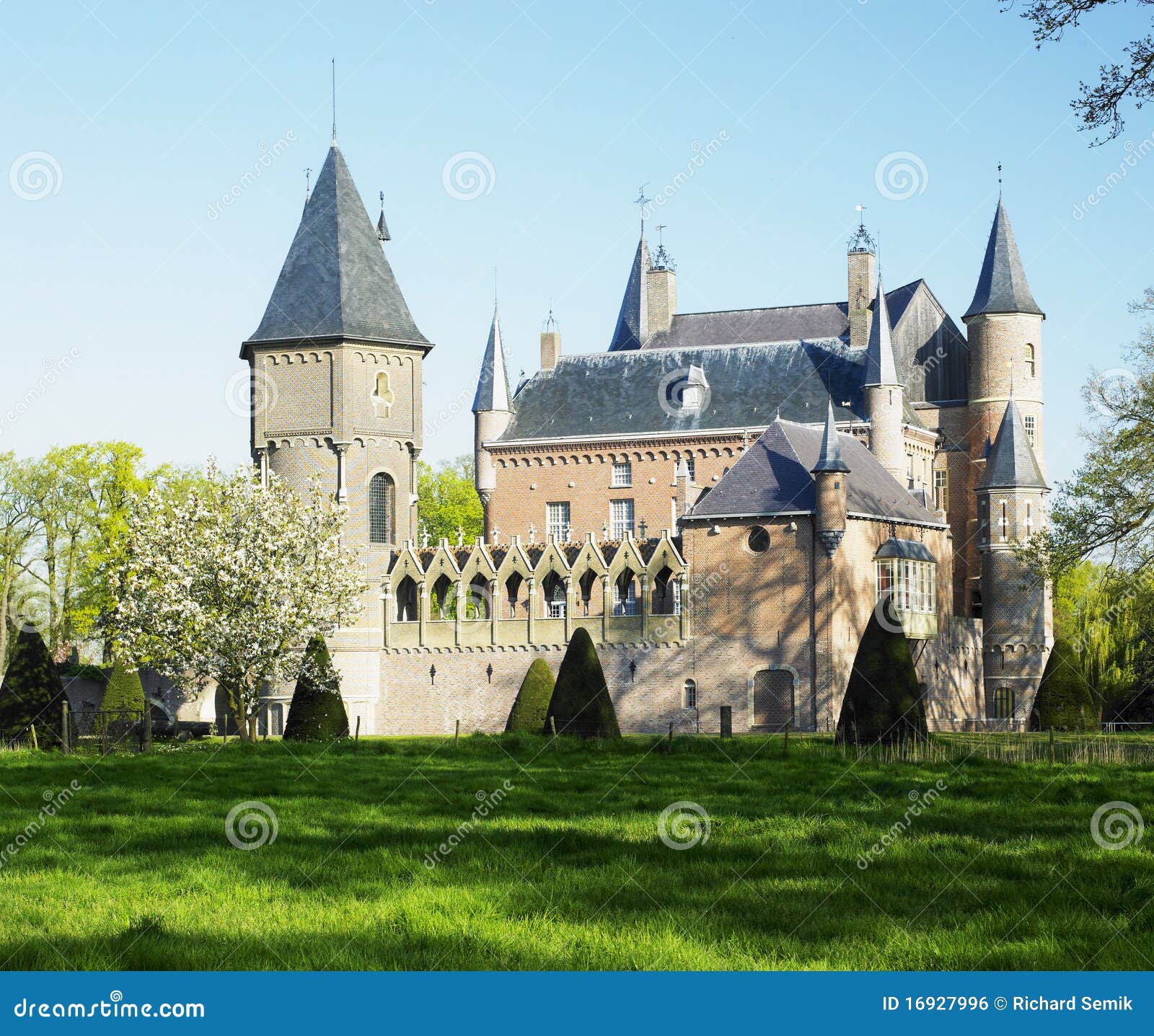 Heeswijk Castle stock photo. Image of architecture, sights - 16927996