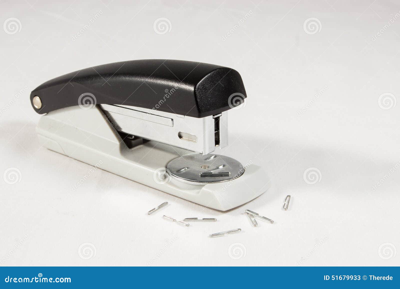 Hefter mit Heftklammern stockbild. Bild von schreibtisch - 51679933