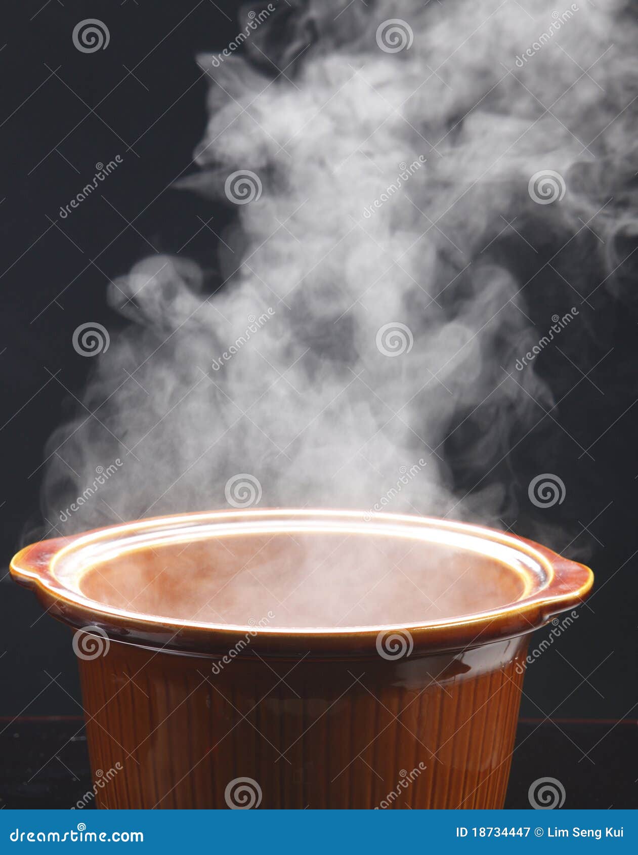 Heißer Dampf stockbild. Bild von braun, hitze, frisch - 18734447