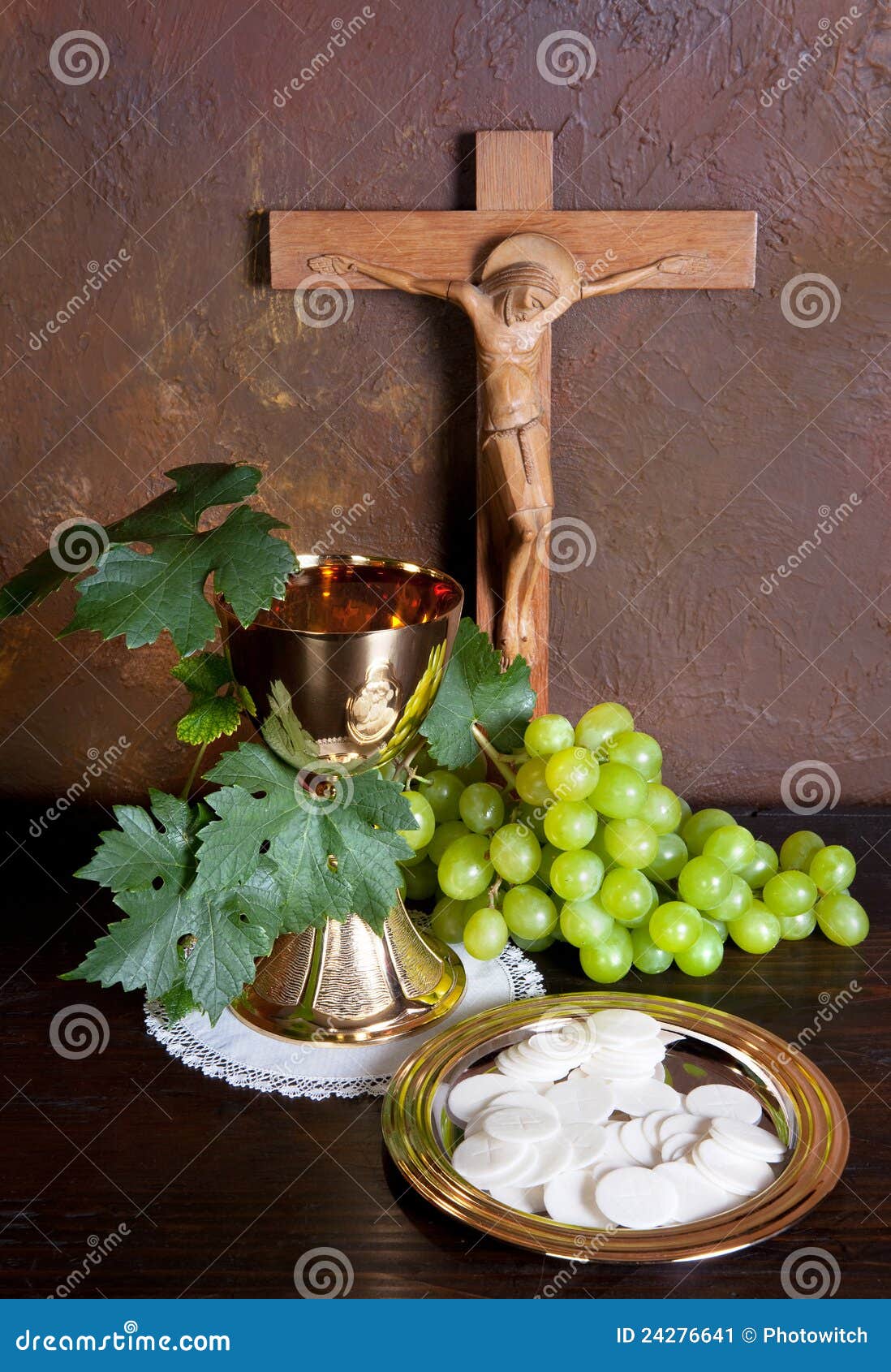 Heilige Kommunion stockbild. Bild von becher, heilig - 24276641