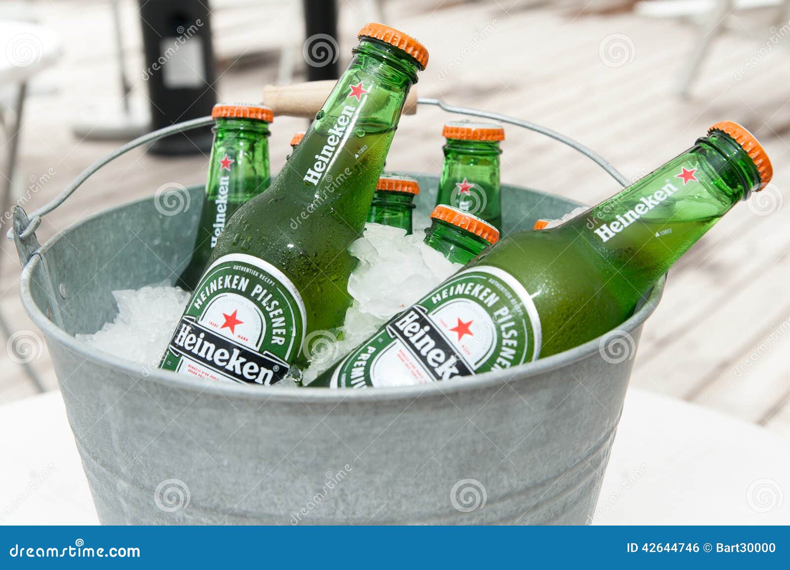 Heineken beer editorial photo. Image of dinner, side - 42644746