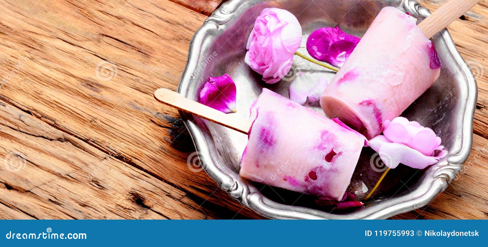 Helado Con El Gusto De Flores Imagen de archivo - Imagen de dulce ...