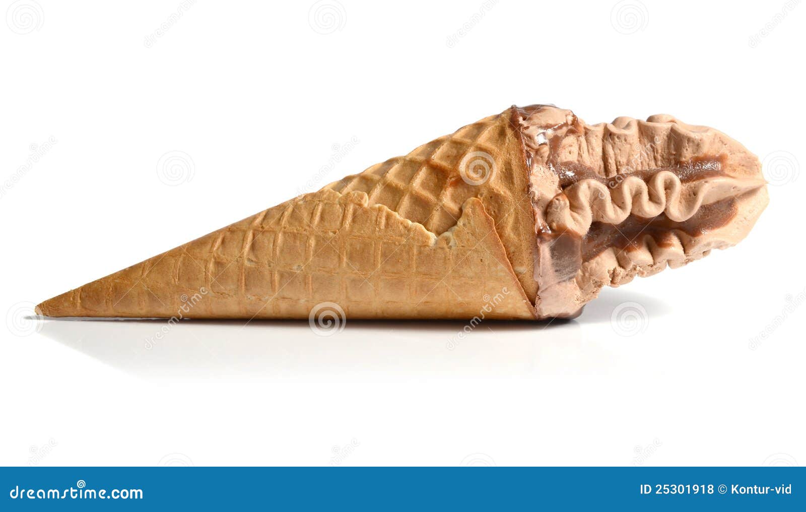 Helado En Cono De La Galleta Foto de archivo - Imagen de chocolate ...