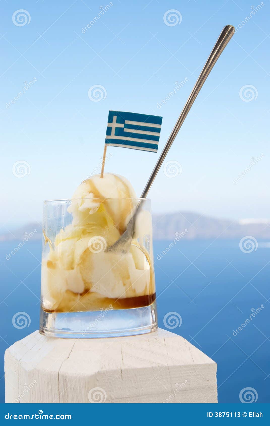 Helado griego imagen de archivo. Imagen de azul, océano - 3875113