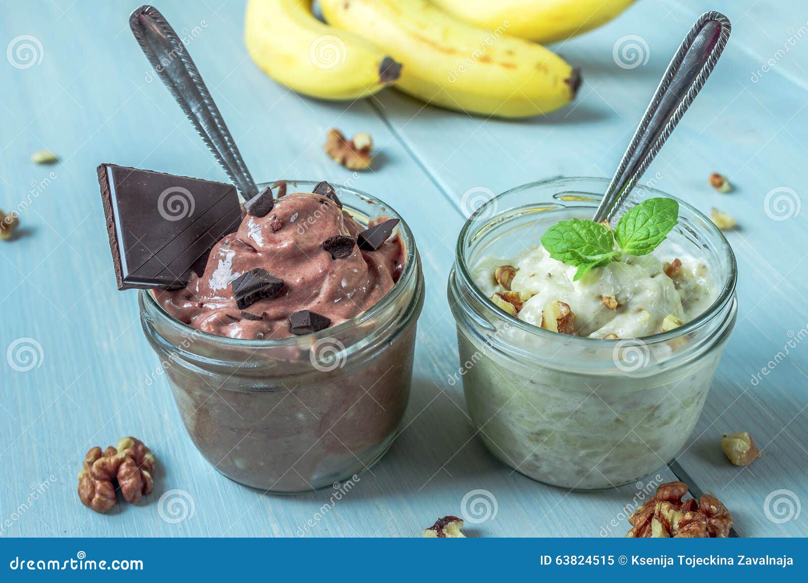 Helado Hecho En Casa En Un Tarro Imagen de archivo - Imagen de ...