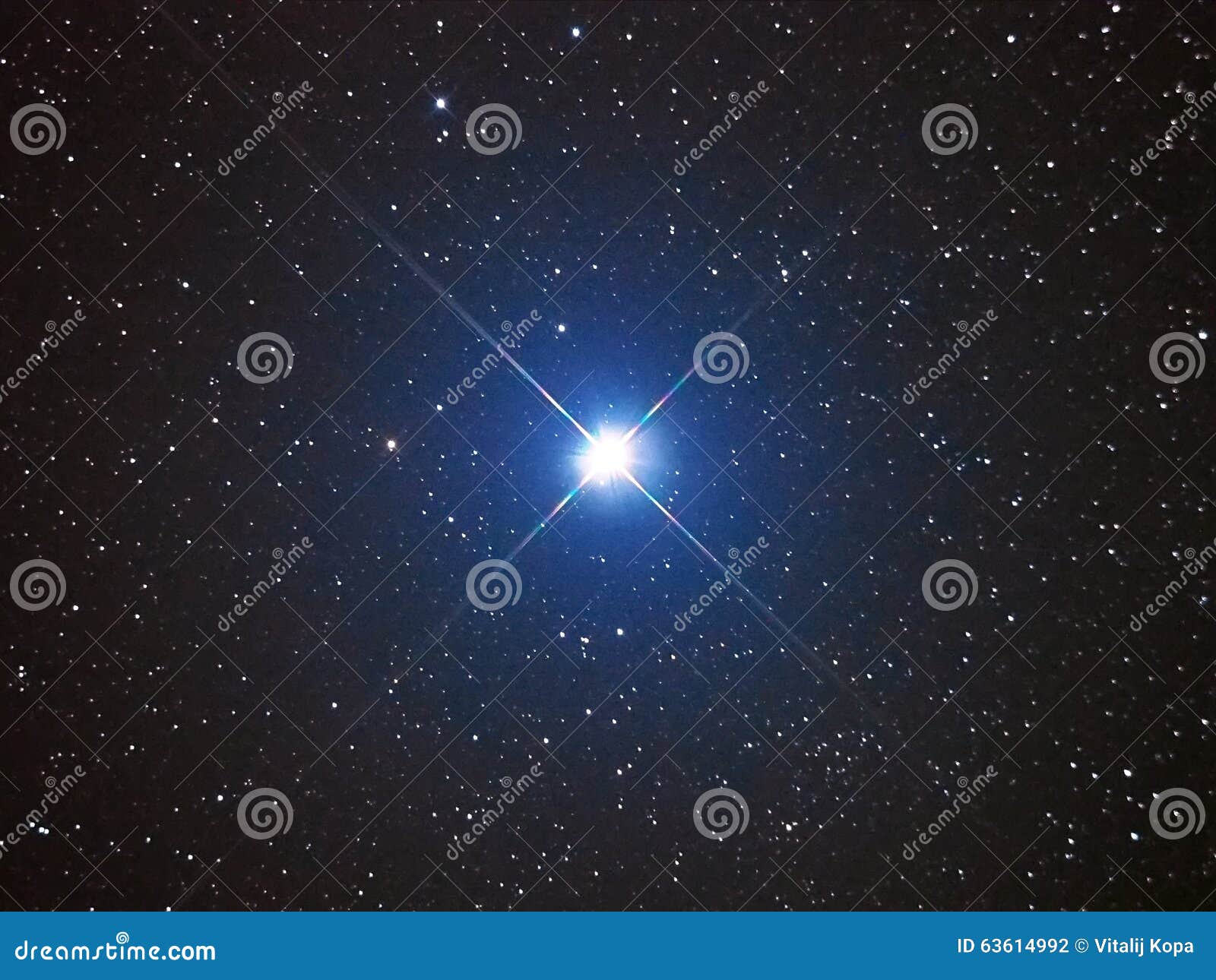 Heldere Ster Capella in Nachthemel Stock Foto - Image of diep, groot ...